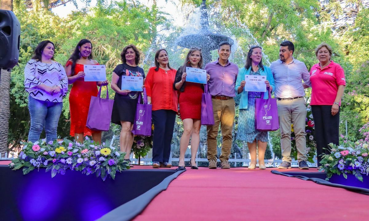 Oficina De La Mujer De San Fernando Realiza Desfile De Modas Y Certificación De Talleres El